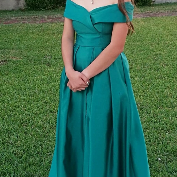 Dresses | Emerald Green Small Prom Dress | Poshmark